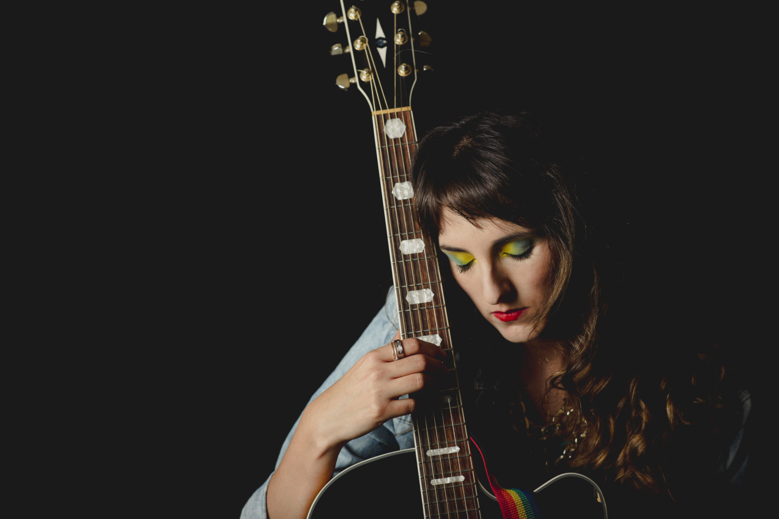 «Flores Negras»: Daniela Amaya presenta nuevo sencillo en formato ...